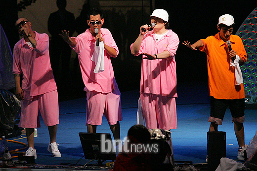 [포토]DJ DOC-한민관 "우리는 DJ DOC에요!" | bnt뉴스