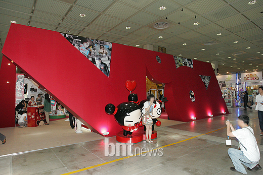 [포토]서울캐릭터 페어 2009 '빨간색의 고급스런 PUCCA 부스' | bnt뉴스