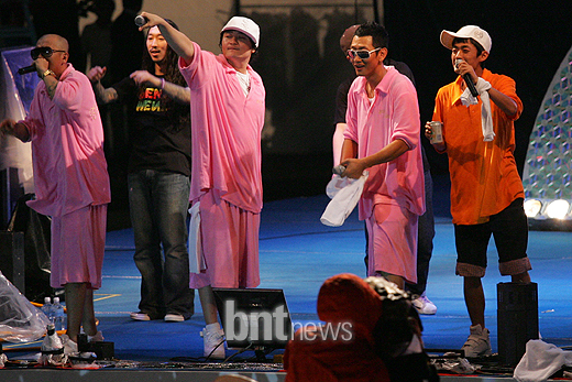 [포토]DJ DOC-한민관 "소리 질러!" | bnt뉴스