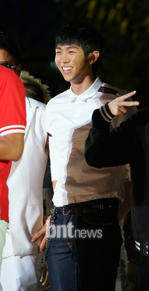 [포토] 2AM 임슬옹 "2PM이 1위하니 저희가 1위한것 같아요" | bnt뉴스