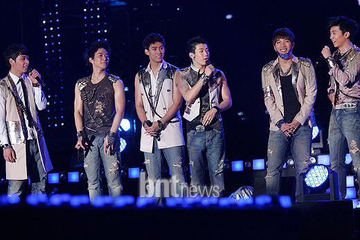 [포토]아시아드림콘서트 2PM '즐거운 토크 시간' | bnt뉴스