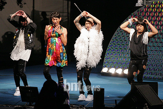 [포토]DJ DOC "요염한 포즈도 가능해요!" | bnt뉴스