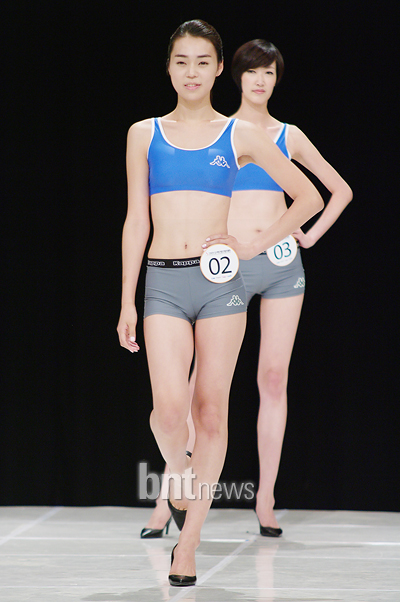 [포토]2009 슈퍼모델 최종예선 최한빛 '워킹도 당당히' | bnt뉴스