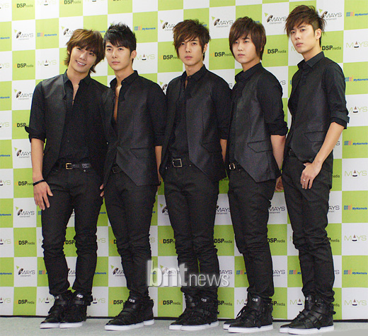 [포토] SS501의 아시아 투어 콘서트 시작전 포토타임중 | bnt뉴스