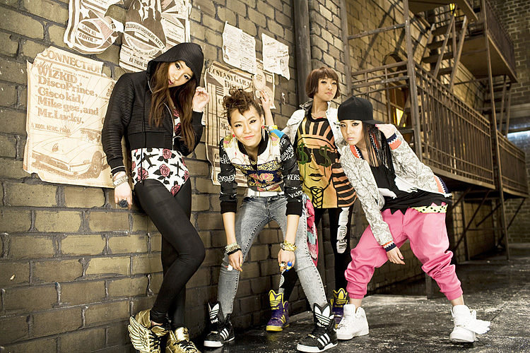 2NE1 '폭발적인 인기로 1위석권' | bnt뉴스