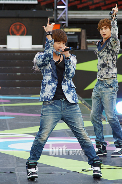 [포토] 2PM 준수 '카리스마 넘치는 눈빛' | bnt뉴스