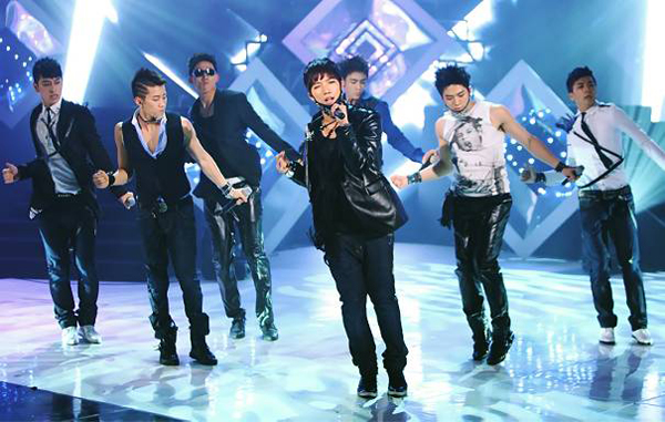 2PM, '2009 투애니스초이스'에서 퍼포먼스를 펼친다? | bnt뉴스