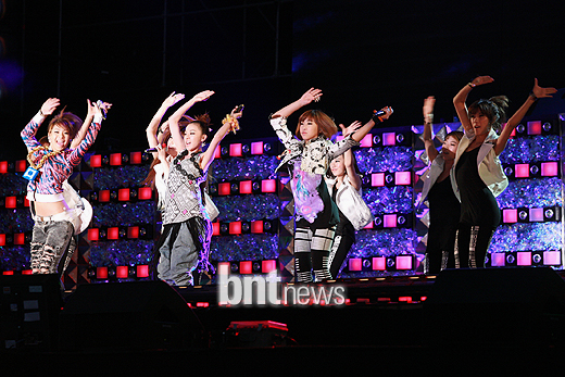 [bnt포토] 2NE1 '환상적인 댄스 실력 뽐내며' | bnt뉴스