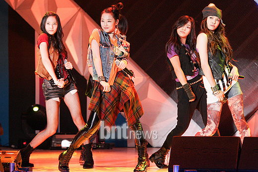 [bnt포토] 멋지게 무대를 마무리하는 f(x) | bnt뉴스