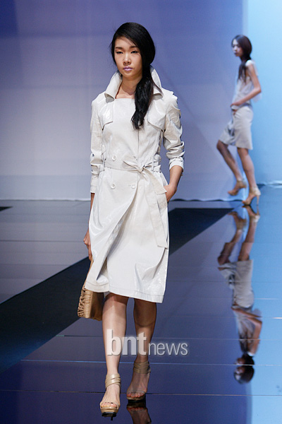 [bnt포토] 2010 S/S 시즌은 코트가 대세 | bnt뉴스