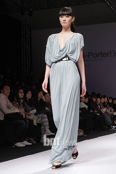 [bnt포토] 우아하고 섹시한 워킹 | bnt뉴스