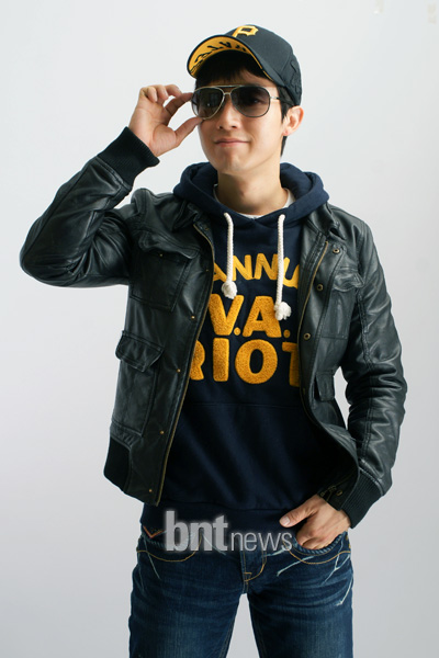 [bnt포토] 허경환 '귀엽게 안경을 잡고' | bnt뉴스