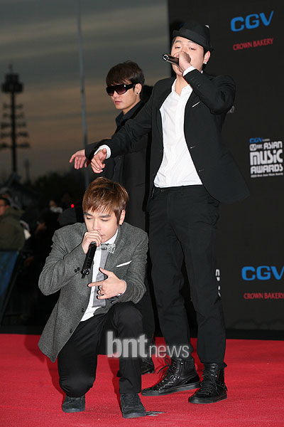 힙합듀오 슈프림팀, '2009 MAMA' 남자신인상 수상 | bnt뉴스