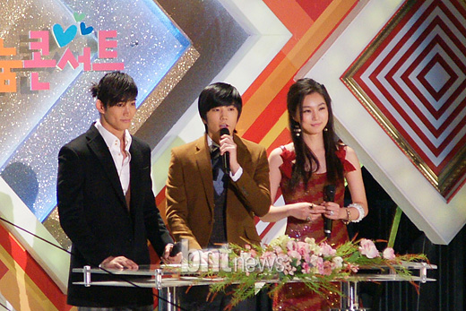 [bnt포토] 택연-우영-하연주 '3MC는 인기가요랑 똑같네' | bnt뉴스