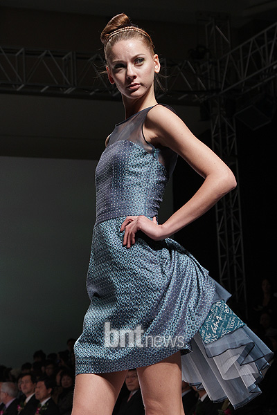 [bnt포토] 멋지게 포즈를 선보이는 모델 | bnt뉴스