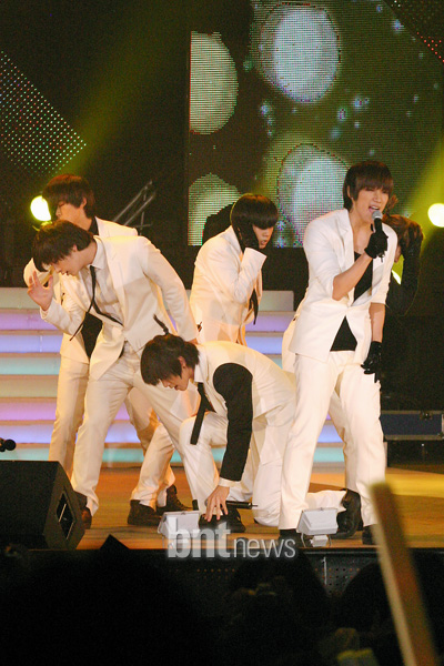 [bnt포토] 중국 상해에서 클로징 무대갖는 2PM | bnt뉴스