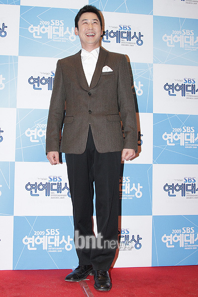 [bnt포토] 신동엽 '2009 SBS 연예대상 진행' | bnt뉴스