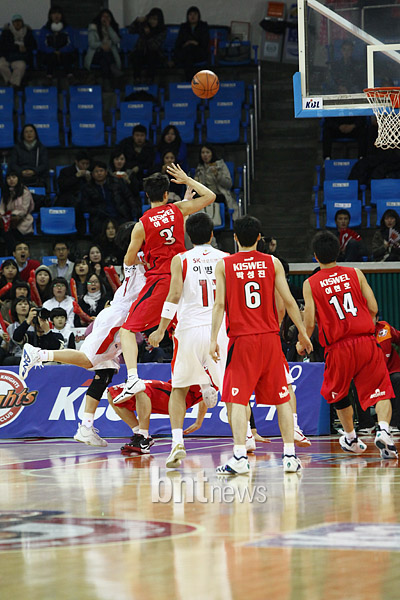 [bnt포토] 온몸을 날려, 슛! | bnt뉴스