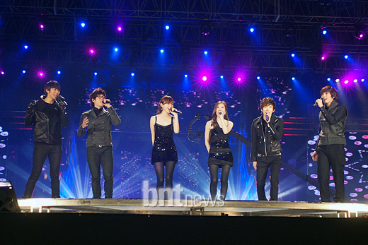 [bnt포토] 2AM과 다비치의 아름다운 화음이 돋보이는 무대 | bnt뉴스