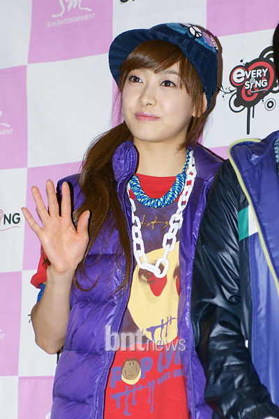 [bnt포토] f(x) 빅토리아 '손을 흔드는 모습도 예쁘네' | bnt뉴스