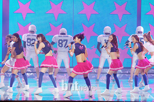 [bnt포토] 2009년 마지막 엉덩이춤을 추는 카라 | bnt뉴스