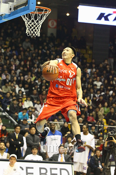 [포토] 2009-2010 프로농구 올스타전 '아트 덩크의 진수를 보여주마' | bnt뉴스