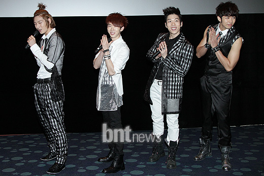 [포토] 2AM "신곡 잘못했어, 안무도 있어요!"