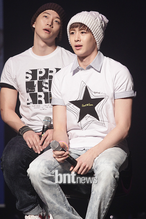 [포토] 2PM 닉쿤 '완벽한 백옥 피부' | bnt뉴스