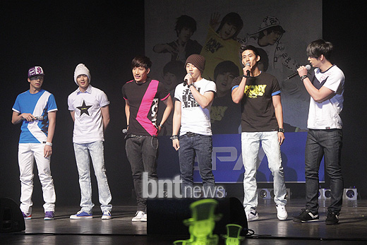 [포토] 가요계의 멋진 6남자들, 2PM | bnt뉴스