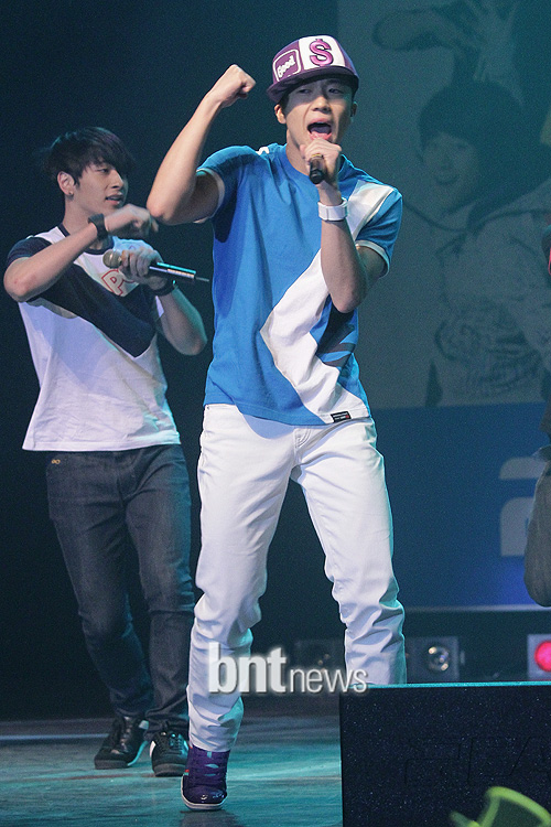 [포토] 최고의 아이돌 2PM & 카라 팬미팅 | bnt뉴스