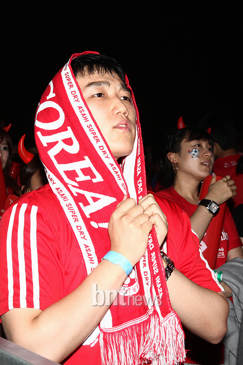 [포토] 2010 남아공월드컵 '또 골이라니...' | bnt뉴스