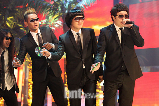 DJ DOC 후속곡은? ‘신중한 입장’ | bnt뉴스