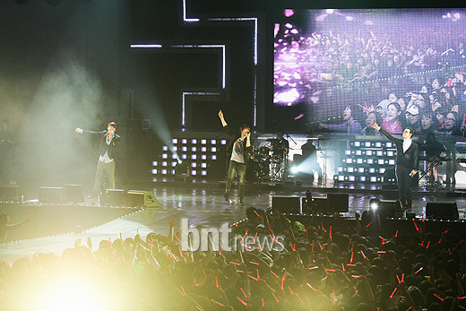 [포토] JYJ 쇼케이스 성황리 개최 | bnt뉴스