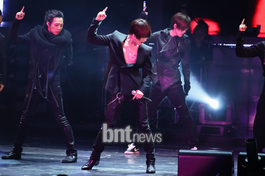 [포토] jyj '파워풀한 무대' | bnt뉴스