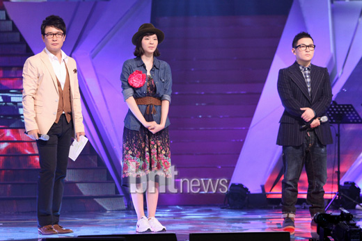 [포토] 슈퍼스타K2 '심사평 기다리는 장재인-허각' | bnt뉴스