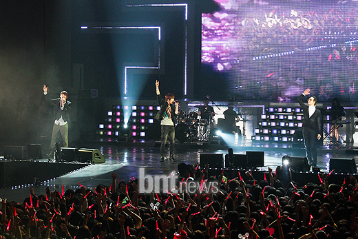 [포토] JYJ '12일 첫 쇼케이스, 무엇보다 멋있는 무대' | bnt뉴스