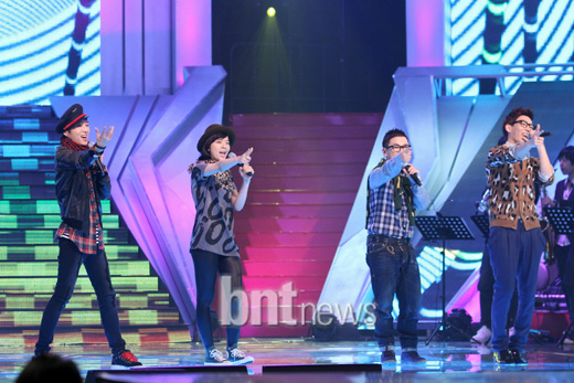 [포토] 슈퍼스타K2 Top4 '엄정화의 페스티벌 열창하며~' | bnt뉴스