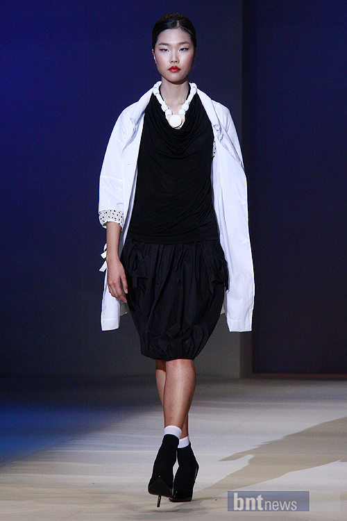 [포토] 신장경 디자이너의 2011 S/S 패션 제안 | bnt뉴스
