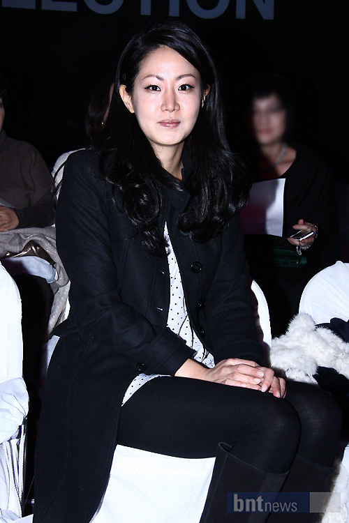 [포토] SFAA 콜렉션 행사장에서 만난 신은경 | bnt뉴스
