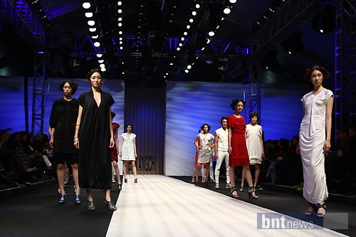 [포토] 2011 S/S SFAA 콜렉션, 대단원의 막을 내리다 | bnt뉴스