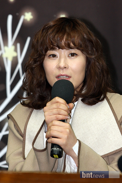 [포토] 최강희 "다시 라디오로 돌아온 만큼 열심히 하겠습니다~" | bnt뉴스