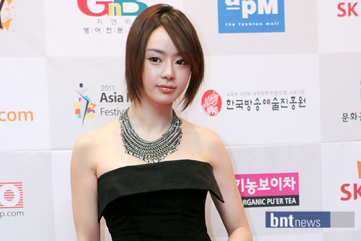 [포토] 2011 아시아모델상시상식 서우 '시크한 매력으로 패셔니스타상 수상~' | bnt뉴스