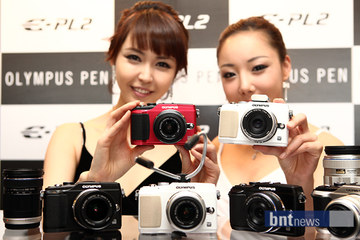 [포토] 올림푸스 PEN E-PL2 출시 '더욱 가볍게~ 더욱 클래식하게~' | bnt뉴스
