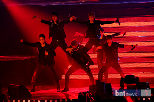 [포토] 2PM '환상적인 퍼포먼스!' | bnt뉴스