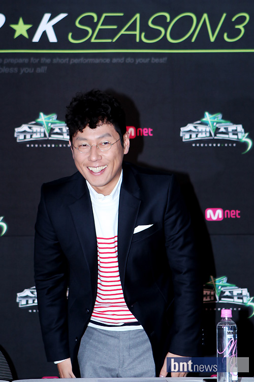 [포토] 윤종신 '슈퍼스타K3 심사위원, 의리 지킵니다~' | bnt뉴스