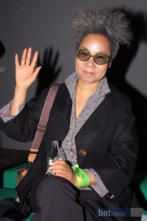 [포토] 인순이, SFAA 신장경 디자이너 컬렉션 참석~ | bnt뉴스