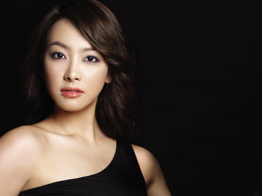 화보]f(x) 빅토리아, 닉쿤도 넘어간 고혹적인 메이크업 룩 | bnt뉴스