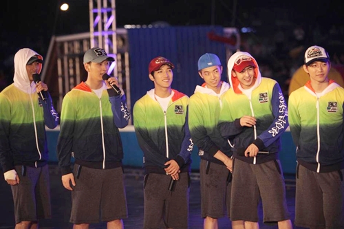 2PM, 컬러풀 드림룩으로 한판 승부! | bnt뉴스