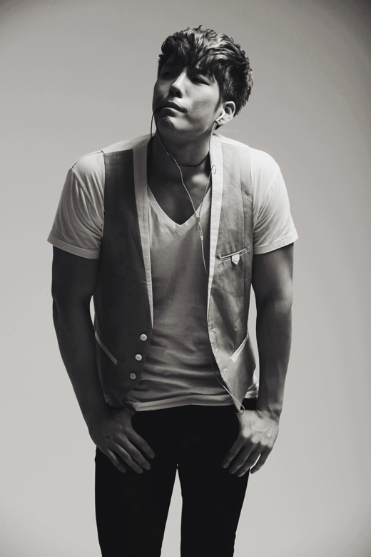 [화보] 2AM 창민 “무슨 음악 듣는지 궁금해!” | bnt뉴스