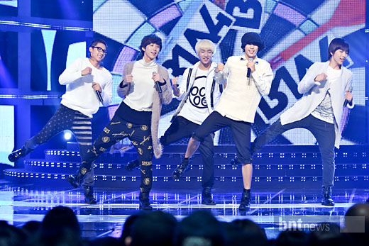 [포토] '엠카' B1A4 '여심 흔드는 재롱 댄스' | bnt뉴스